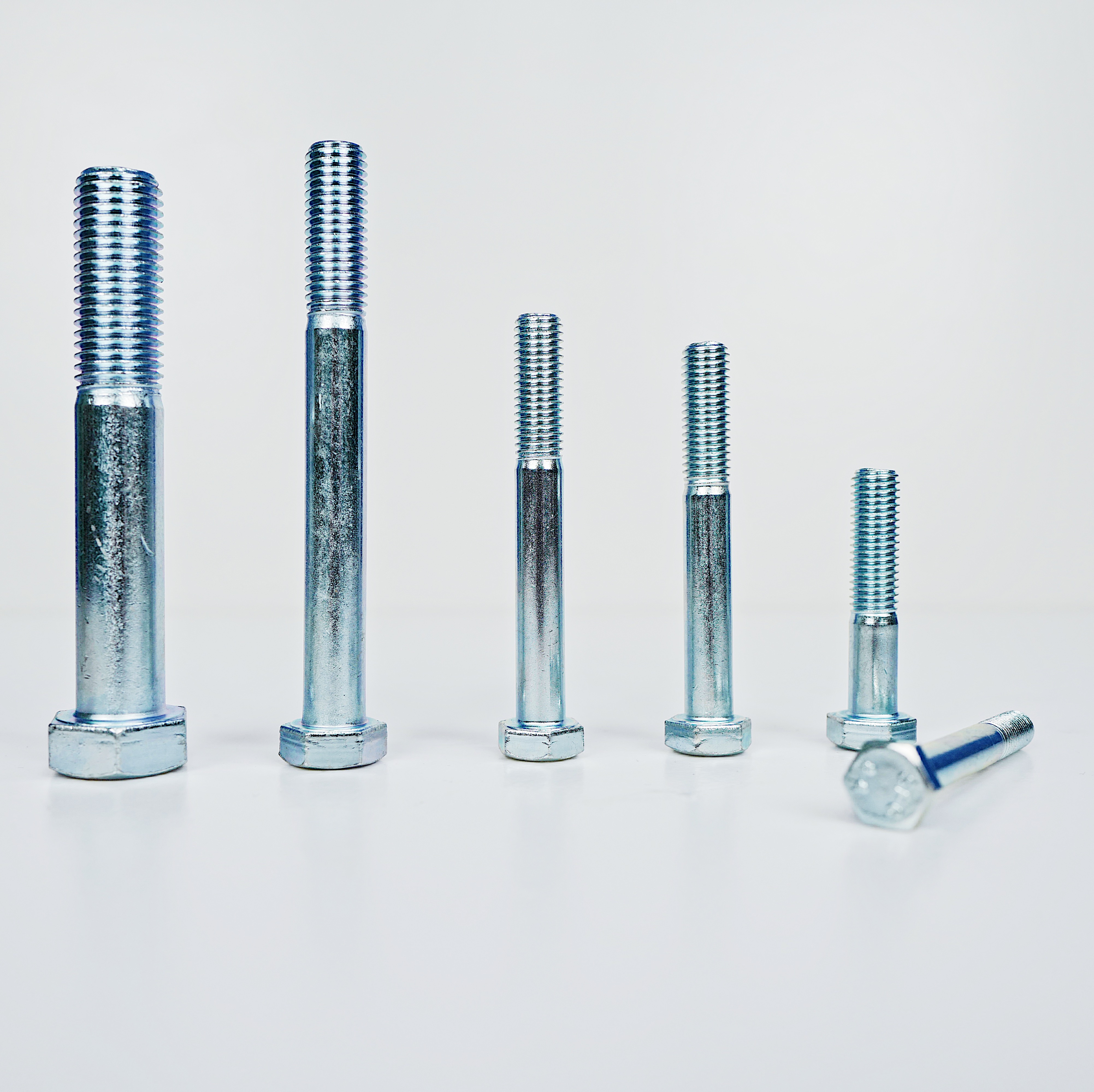 China M10 High tensile Carriage Grade 12.9 Bolts manufacturers, M10 ...